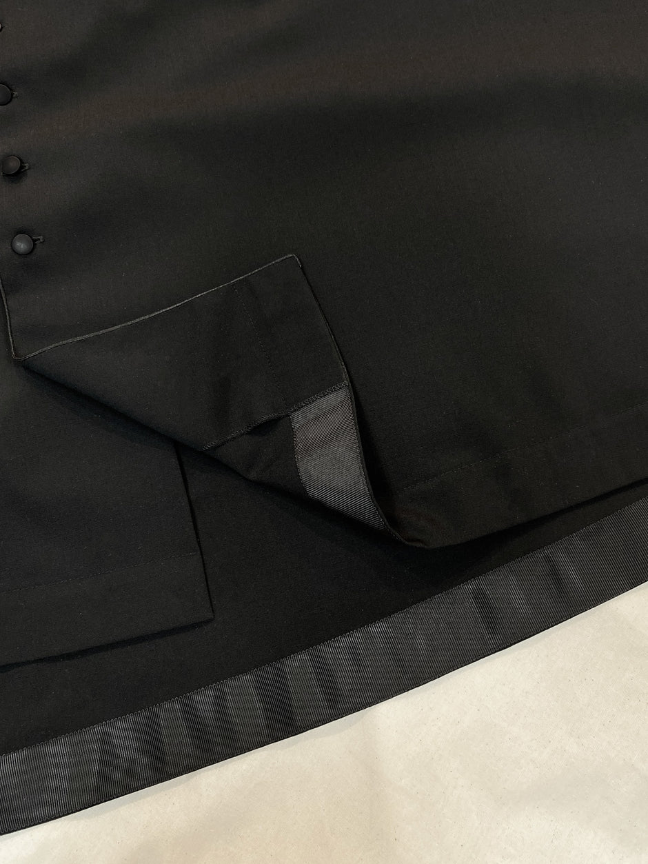 Vêtements liturgiques fabriqués en France - La Maison de la Soutane